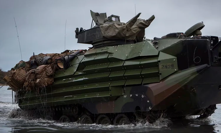 AAV Vehicle: History, Design, and Collectors’ Guide to Amphibious ...