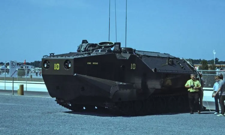 AAV Vehicle: History, Design, and Collectors’ Guide to Amphibious ...