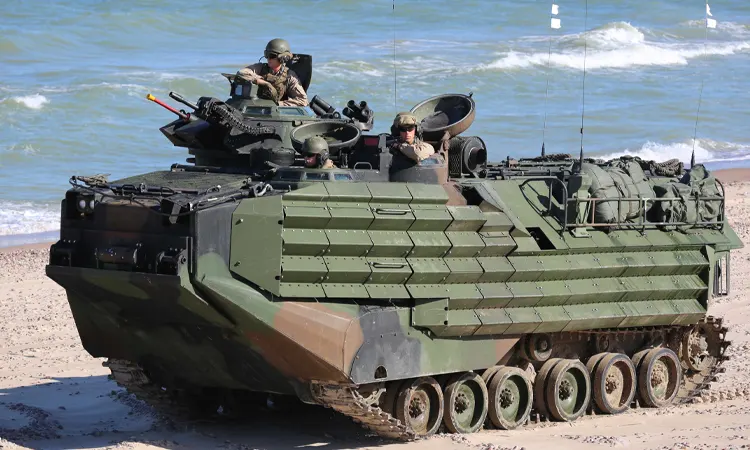 AAV Vehicle: History, Design, and Collectors’ Guide to Amphibious ...